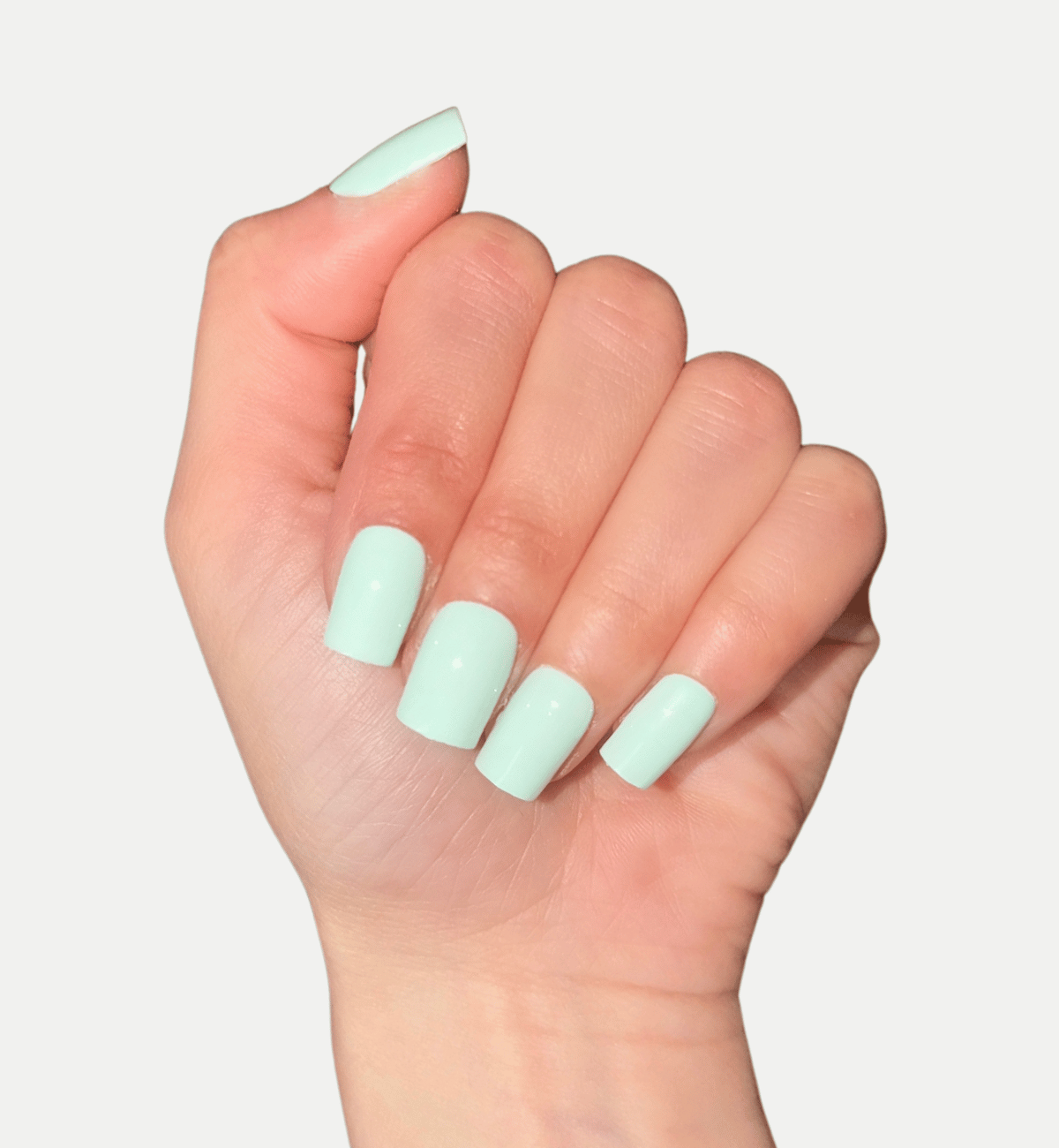 FAUX ONGLES VERT MENTHE CARRÉ COURT